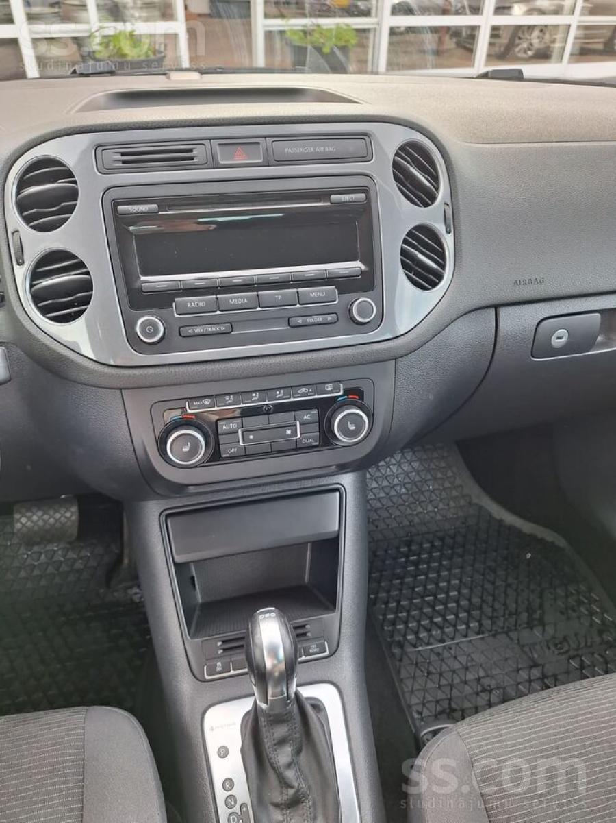 Volkswagen Tiguan 2011 in Jelgava, with an engine capacity of 2.00 L and mileage of 406 thousand km for 6600 €, photo 14 on AUTOMOTO.COM.LV