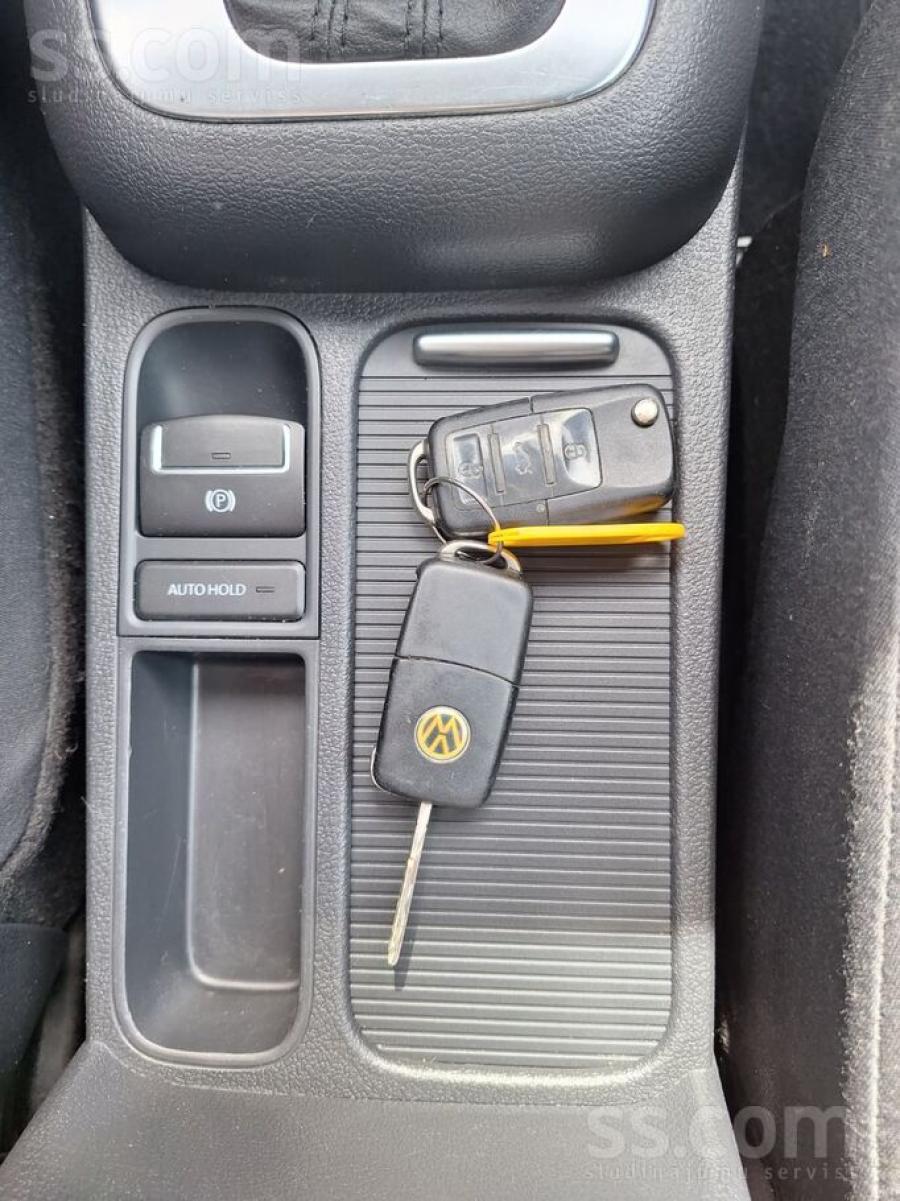 Volkswagen Tiguan 2011 in Jelgava, with an engine capacity of 2.00 L and mileage of 406 thousand km for 6600 €, photo 15 on AUTOMOTO.COM.LV
