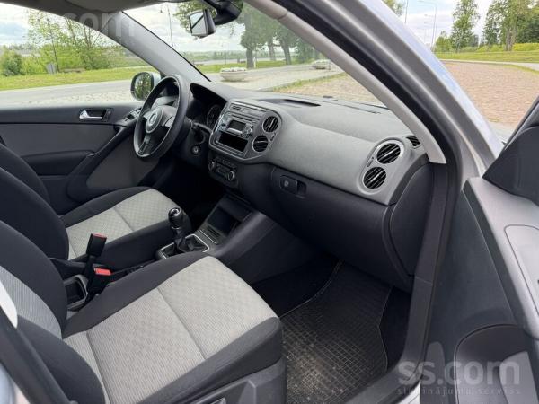 Volkswagen Tiguan 2011 in Daugavpils, with an engine capacity of 1.40 L and mileage of 252 thousand km for 6950 €, photo 10 on AUTOMOTO.COM.LV