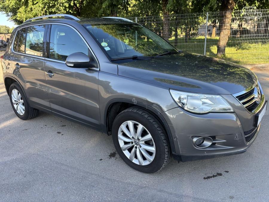 Volkswagen Tiguan 2011 in Taurage, with an engine capacity of 2.00 L and mileage of 299 thousand km for 4300 €, photo 3 on AUTOMOTO.COM.LV