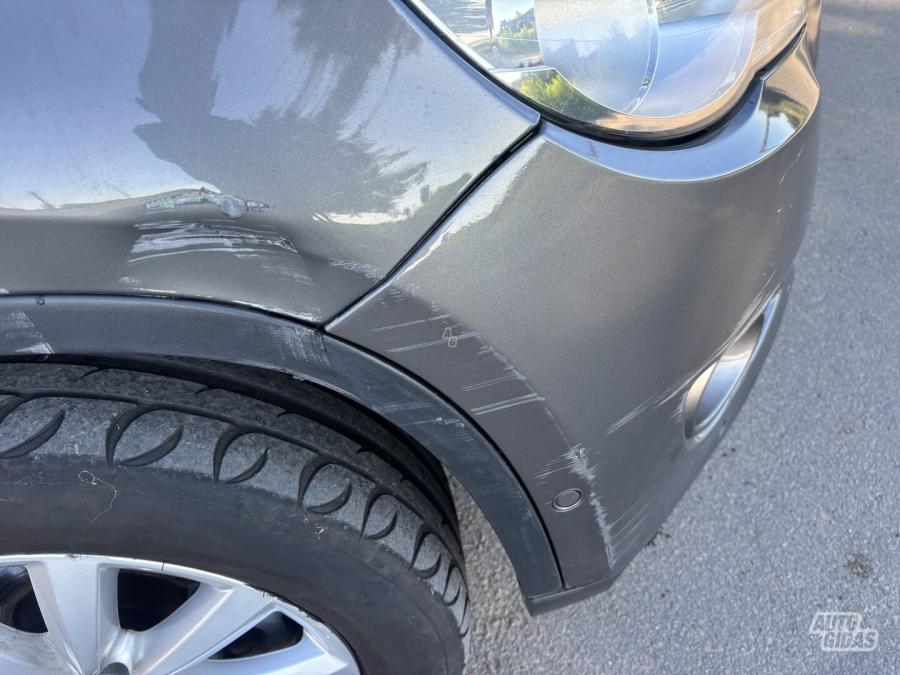 Volkswagen Tiguan 2011 in Taurage, with an engine capacity of 2.00 L and mileage of 299 thousand km for 4300 €, photo 6 on AUTOMOTO.COM.LV