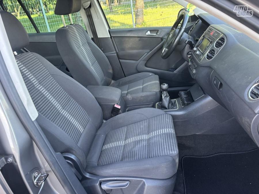 Volkswagen Tiguan 2011 in Taurage, with an engine capacity of 2.00 L and mileage of 299 thousand km for 4300 €, photo 9 on AUTOMOTO.COM.LV
