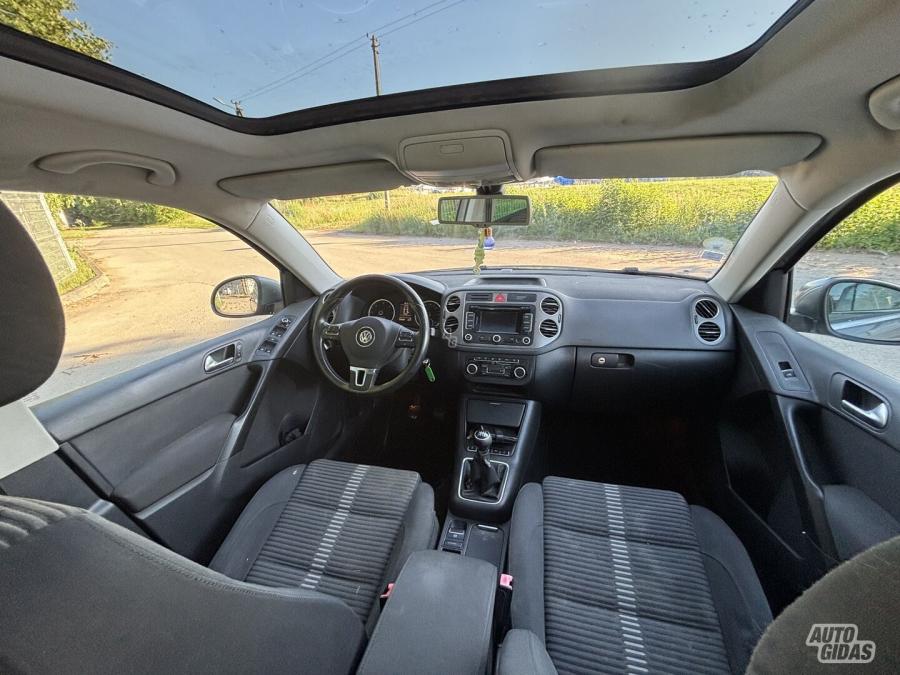 Volkswagen Tiguan 2011 in Taurage, with an engine capacity of 2.00 L and mileage of 299 thousand km for 4300 €, photo 10 on AUTOMOTO.COM.LV