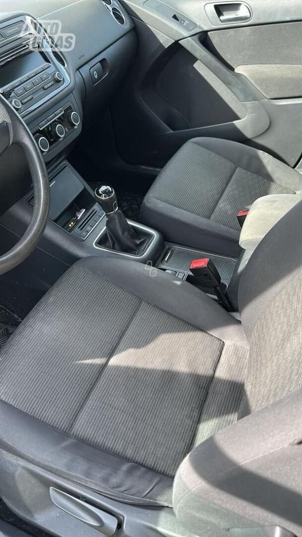Volkswagen Tiguan 2011 in Panevezys, with an engine capacity of 2.00 L and mileage of 184 thousand km for 6700 €, photo 6 on AUTOMOTO.COM.LV