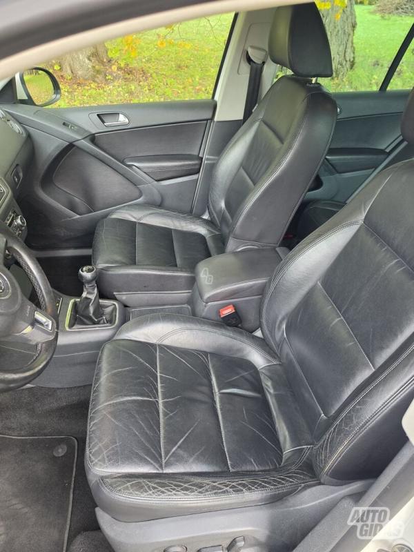 Volkswagen Tiguan 2011 in Kaisiadorys on AUTOMOTO.COM.LV Volkswagen Tiguan 2011 in Kaisiadorys, with an engine capacity of 2.00 L and mileage of 313 thousand km for 6100 €, photo 10 on AUTOMOTO.COM.LV