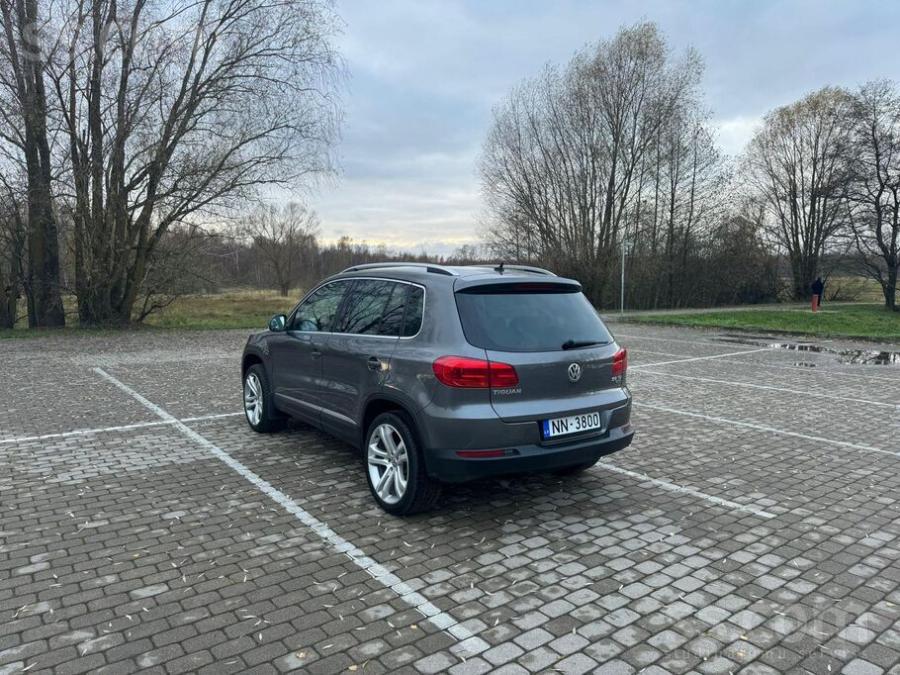 Volkswagen Tiguan 2012 in Riga, with an engine capacity of 2.00 L and mileage of 233 thousand km for 7500 €, photo 5 on AUTOMOTO.COM.LV