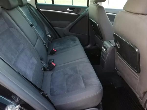 Volkswagen Tiguan 2012 in Saldus, with an engine capacity of 2.00 L and mileage of 213 thousand km for 10300 €, photo 8 on AUTOMOTO.COM.LV