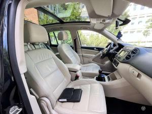Volkswagen Tiguan 2012 Šauļi, ar dzinēja tilpumu 2.00 L un nobraukumu 276 tūkst. km par 8350 €, foto 3 vietnē AUTOMOTO.COM.LV