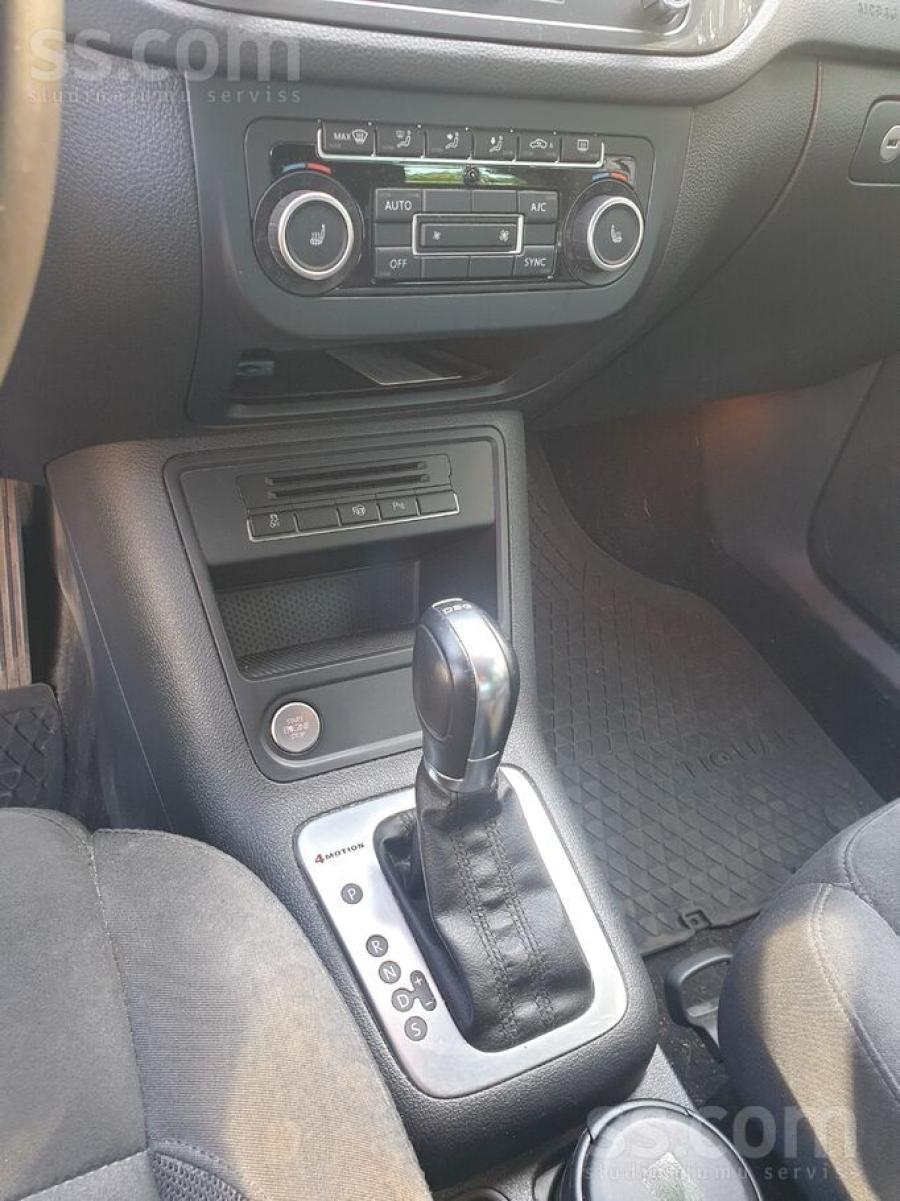 Volkswagen Tiguan 2013 in Riga, with an engine capacity of 2.00 L and mileage of 102 thousand km for 10300 €, photo 12 on AUTOMOTO.COM.LV
