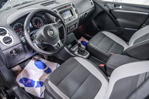 Volkswagen Tiguan 2013 in Kaunas, with an engine capacity of 2.00 L and mileage of 284 thousand km for 9890 €, photo 5 on AUTOMOTO.COM.LV