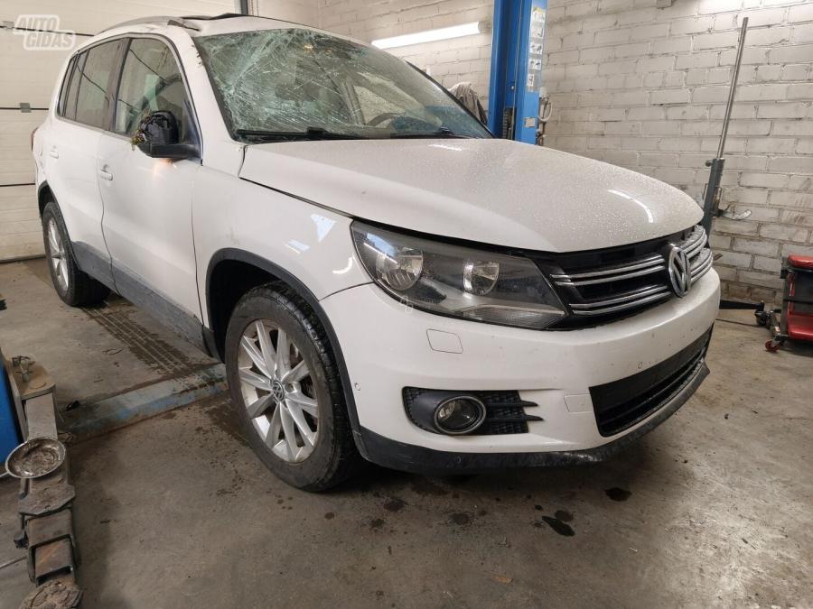 Volkswagen Tiguan 2013 in Telschi, with an engine capacity of 2.00 L and mileage of 265 thousand km for 2400 €, photo 7 on AUTOMOTO.COM.LV