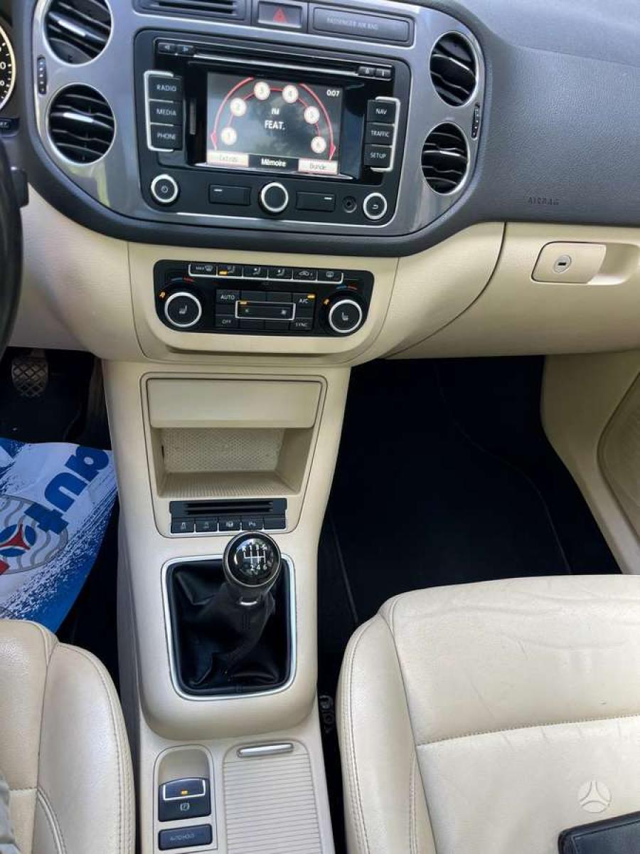 Volkswagen Tiguan 2013 Šauļi, ar dzinēja tilpumu 2.00 L un nobraukumu 273 tūkst. km par 8250 €, foto 12 vietnē AUTOMOTO.COM.LV