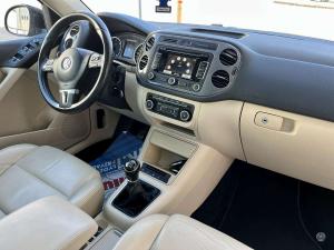 Volkswagen Tiguan 2013 in Siauliai, with an engine capacity of 2.00 L and mileage of 272 thousand km for 8150 €, photo 5 on AUTOMOTO.COM.LV