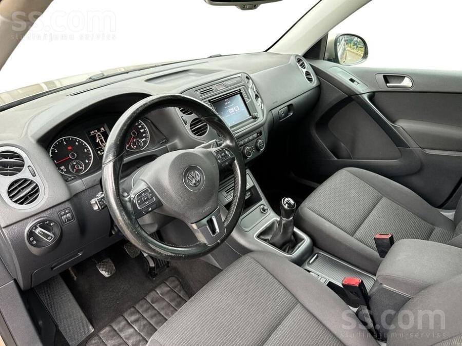 Volkswagen Tiguan 2015 in Riga, with an engine capacity of 2.00 L and mileage of 315 thousand km for 5990 €, photo 11 on AUTOMOTO.COM.LV