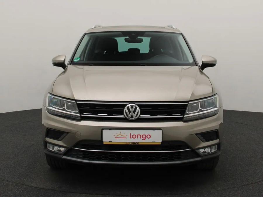 Volkswagen Tiguan 2016 in Vilnius, with an engine capacity of 2.00 L and mileage of 224 thousand km for 15899 €, photo 4 on AUTOMOTO.COM.LV