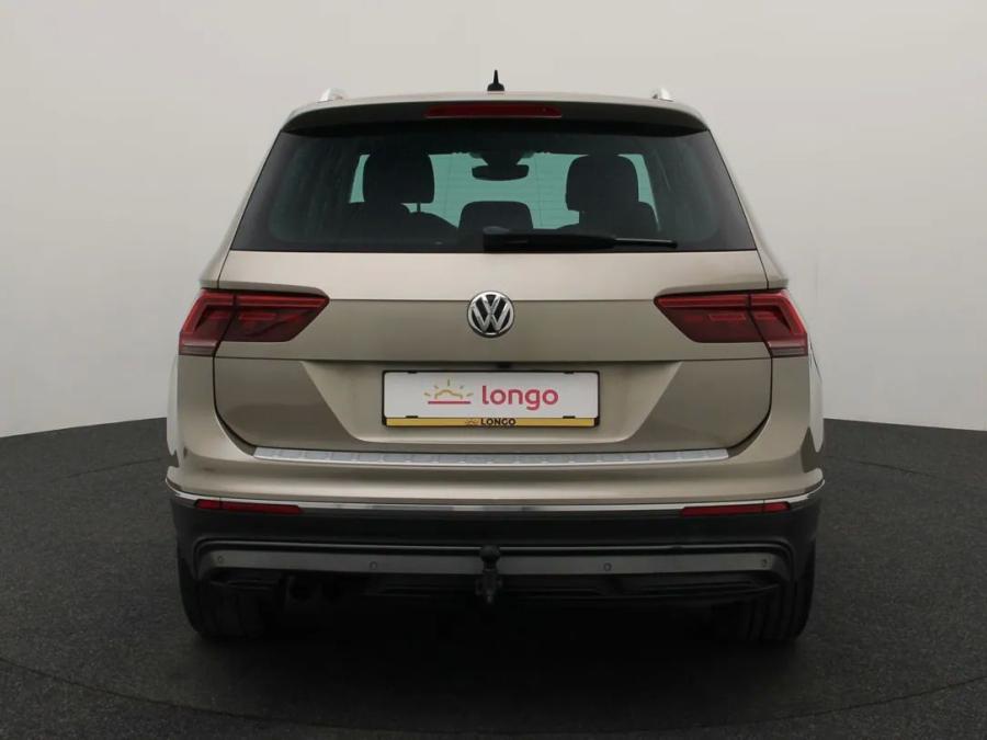 Volkswagen Tiguan 2016 in Vilnius, with an engine capacity of 2.00 L and mileage of 224 thousand km for 15899 €, photo 5 on AUTOMOTO.COM.LV