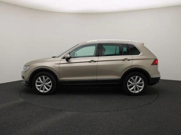 Volkswagen Tiguan 2016 in Vilnius, with an engine capacity of 2.00 L and mileage of 224 thousand km for 15899 €, photo 5 on AUTOMOTO.COM.LV