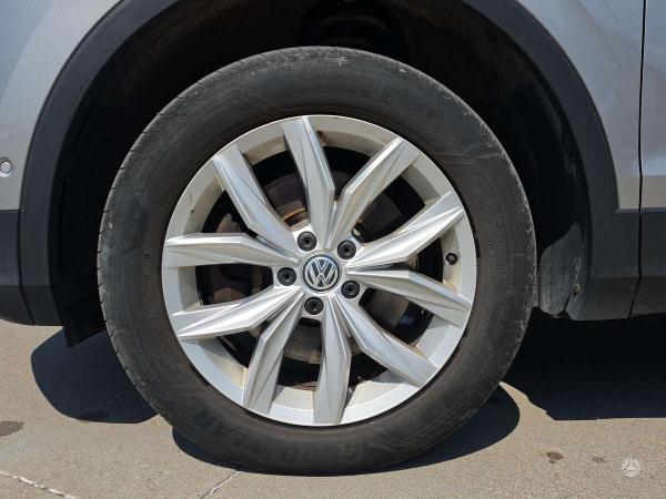 Volkswagen Tiguan 2016 in Klaipeda, with an engine capacity of 2.00 L and mileage of 113 thousand km for 17551 €, photo 9 on AUTOMOTO.COM.LV
