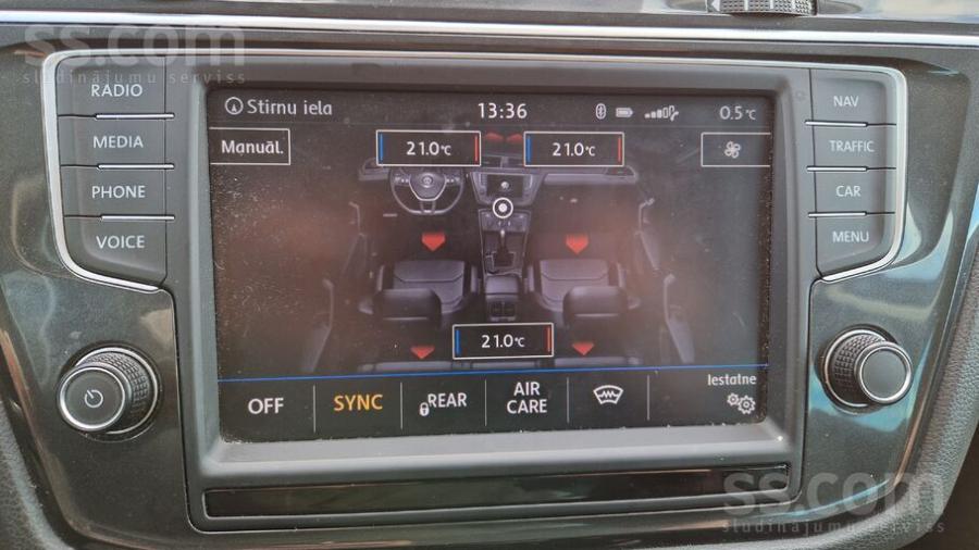 Volkswagen Tiguan 2017 in Riga, with an engine capacity of 2.00 L and mileage of 206 thousand km for 15245 €, photo 9 on AUTOMOTO.COM.LV