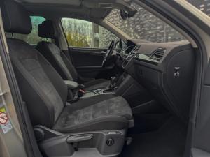 Volkswagen Tiguan 2017 in Jelgava, with an engine capacity of 2.00 L and mileage of 180 thousand km for 16900 €, photo 13 on AUTOMOTO.COM.LV