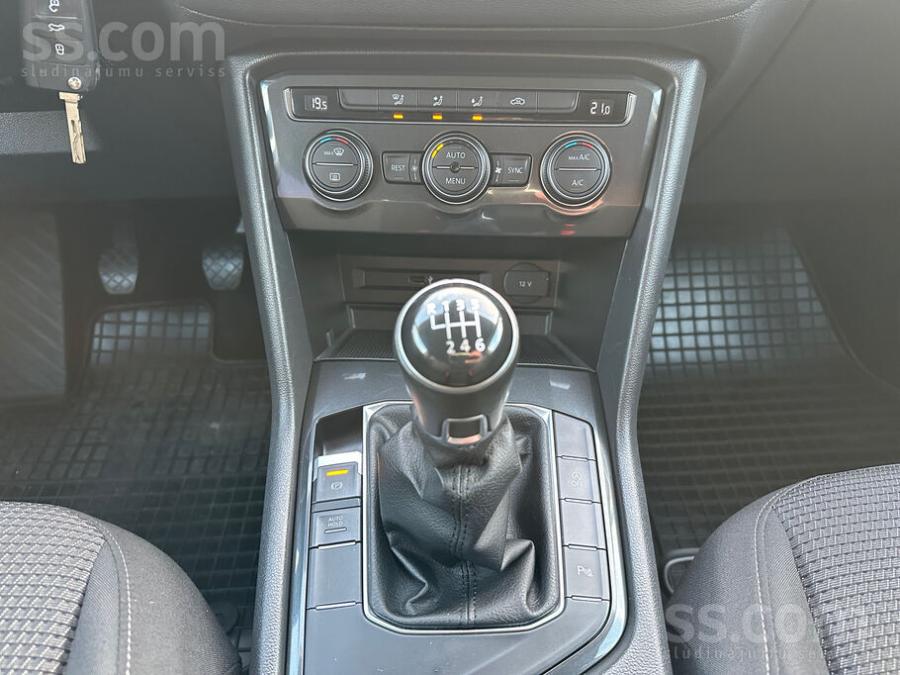 Volkswagen Tiguan 2017 in Liepaja, with an engine capacity of 2.00 L and mileage of 147 thousand km for 13900 €, photo 16 on AUTOMOTO.COM.LV