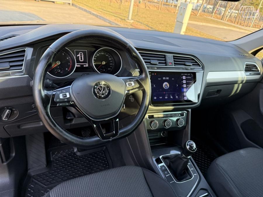 Volkswagen Tiguan 2017 in Vilnius, with an engine capacity of 1.40 L and mileage of 216 thousand km for 11200 €, photo 8 on AUTOMOTO.COM.LV