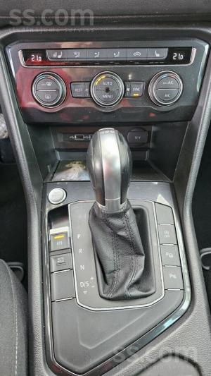 Volkswagen Tiguan 2018 in Riga, with an engine capacity of 1.40 L and mileage of 211 thousand km for 16900 €, photo 16 on AUTOMOTO.COM.LV
