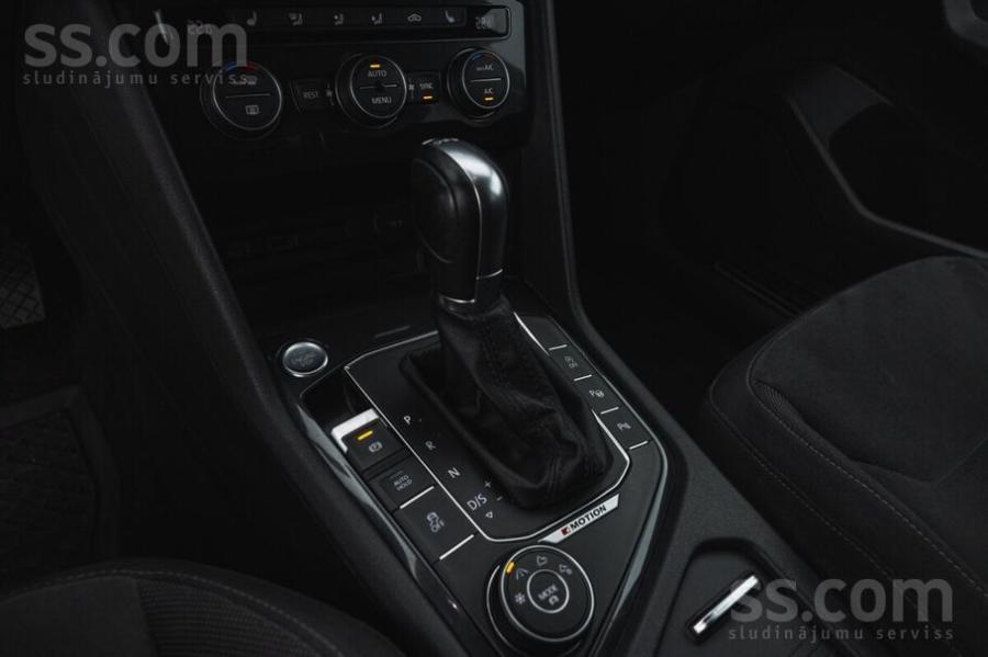 Volkswagen Tiguan 2018 Ventspils, ar dzinēja tilpumu 2.00 L un nobraukumu 127 tūkst. km par 19450 €, foto 31 vietnē AUTOMOTO.COM.LV