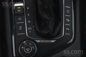 Volkswagen Tiguan 2018 Ventspils, ar dzinēja tilpumu 2.00 L un nobraukumu 127 tūkst. km par 19450 €, foto 32 vietnē AUTOMOTO.COM.LV