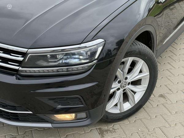 Volkswagen Tiguan 2018 in Silute, with an engine capacity of 2.00 L and mileage of 130 thousand km for 21600 €, photo 7 on AUTOMOTO.COM.LV