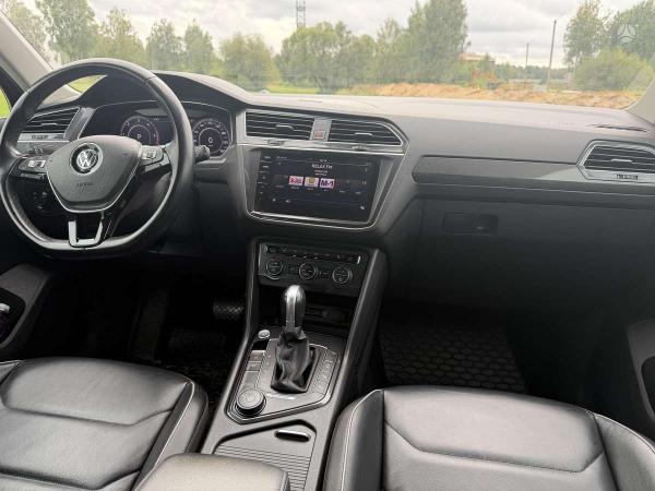 Volkswagen Tiguan 2018 in Silute, with an engine capacity of 2.00 L and mileage of 130 thousand km for 21600 €, photo 8 on AUTOMOTO.COM.LV
