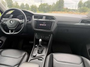 Volkswagen Tiguan 2018 in Silute, with an engine capacity of 2.00 L and mileage of 130 thousand km for 21600 €, photo 9 on AUTOMOTO.COM.LV