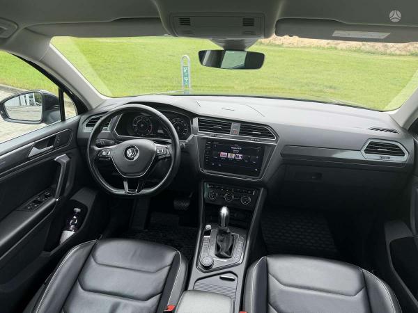 Volkswagen Tiguan 2018 in Silute, with an engine capacity of 2.00 L and mileage of 130 thousand km for 21600 €, photo 9 on AUTOMOTO.COM.LV