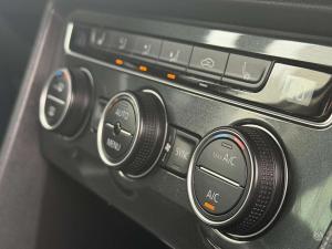 Volkswagen Tiguan 2018 in Silute, with an engine capacity of 2.00 L and mileage of 130 thousand km for 21600 €, photo 18 on AUTOMOTO.COM.LV