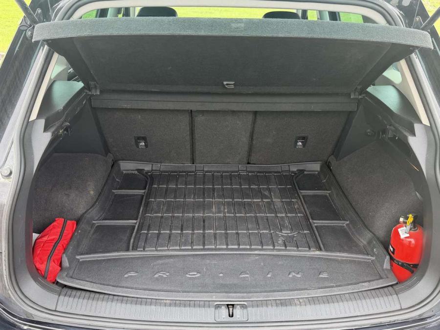 Volkswagen Tiguan 2018 in Silute, with an engine capacity of 2.00 L and mileage of 130 thousand km for 21600 €, photo 21 on AUTOMOTO.COM.LV