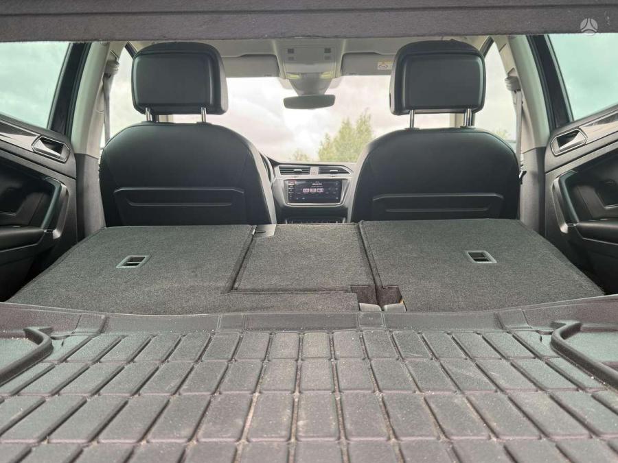 Volkswagen Tiguan 2018 in Silute, with an engine capacity of 2.00 L and mileage of 130 thousand km for 21600 €, photo 22 on AUTOMOTO.COM.LV