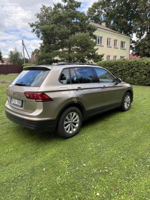 Volkswagen Tiguan 2018 in Panevezys, with an engine capacity of 2.00 L and mileage of 119 thousand km for 15500 €, photo 4 on AUTOMOTO.COM.LV
