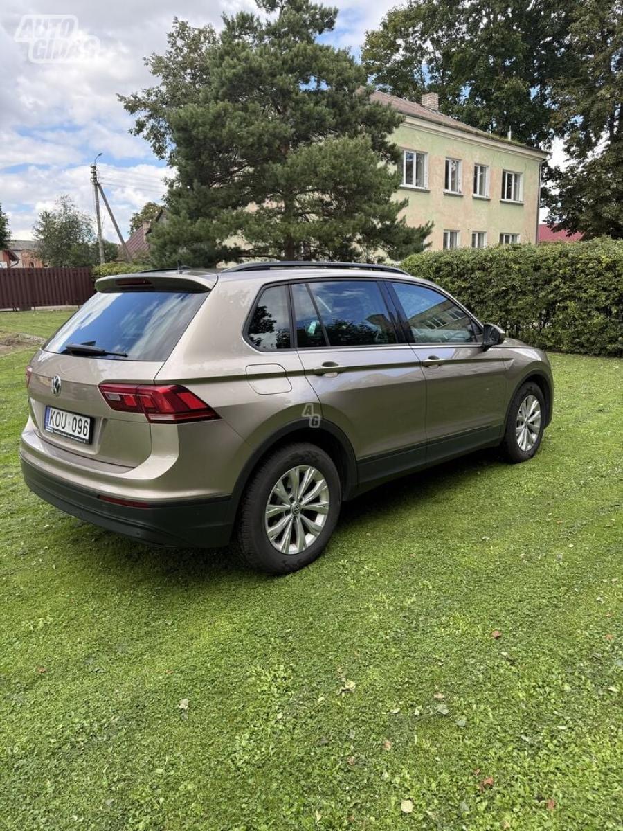 Volkswagen Tiguan 2018 in Panevezys, with an engine capacity of 2.00 L and mileage of 119 thousand km for 15500 €, photo 4 on AUTOMOTO.COM.LV