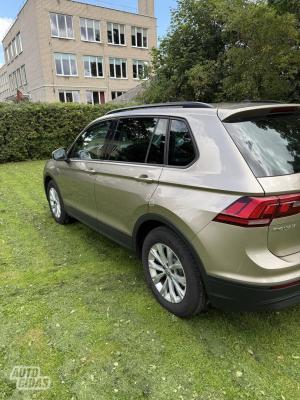 Volkswagen Tiguan 2018 in Panevezys, with an engine capacity of 2.00 L and mileage of 119 thousand km for 15500 €, photo 5 on AUTOMOTO.COM.LV
