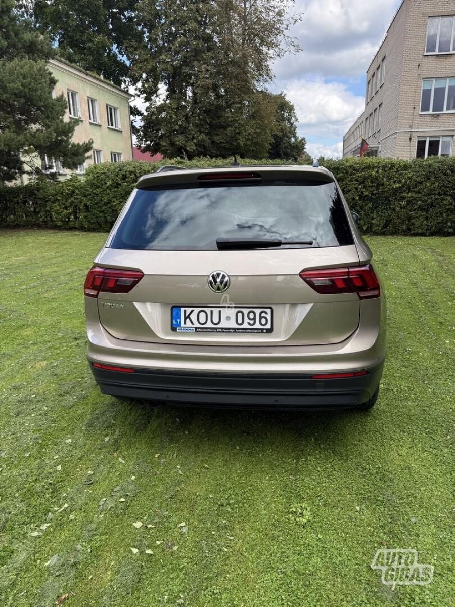 Volkswagen Tiguan 2018 in Panevezys, with an engine capacity of 2.00 L and mileage of 119 thousand km for 15500 €, photo 6 on AUTOMOTO.COM.LV