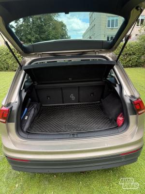 Volkswagen Tiguan 2018 in Panevezys, with an engine capacity of 2.00 L and mileage of 119 thousand km for 15500 €, photo 7 on AUTOMOTO.COM.LV