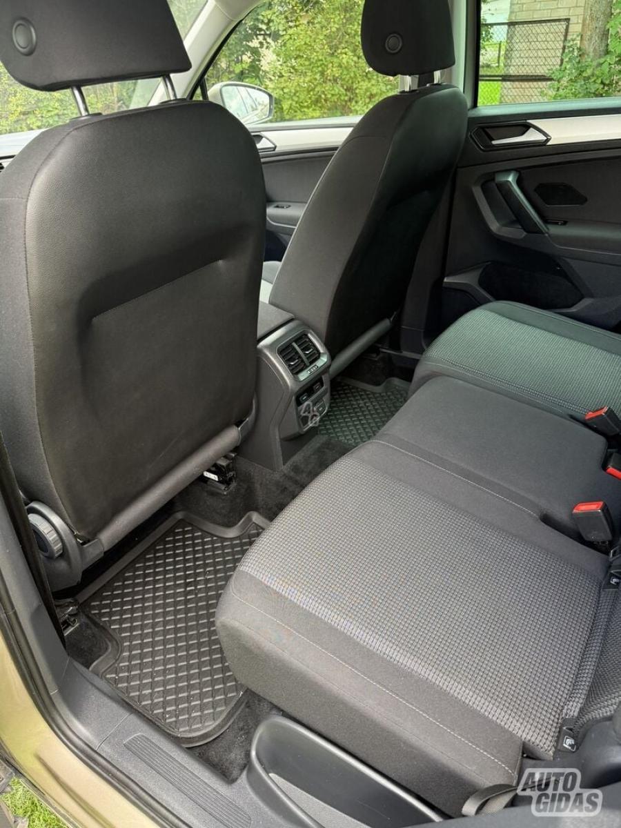 Volkswagen Tiguan 2018 in Panevezys, with an engine capacity of 2.00 L and mileage of 119 thousand km for 15500 €, photo 8 on AUTOMOTO.COM.LV