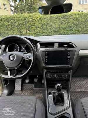 Volkswagen Tiguan 2018 in Panevezys, with an engine capacity of 2.00 L and mileage of 119 thousand km for 15500 €, photo 10 on AUTOMOTO.COM.LV