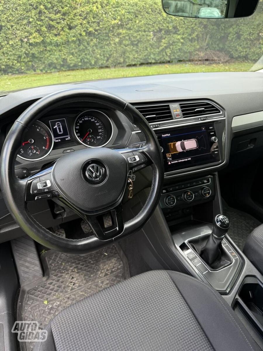 Volkswagen Tiguan 2018 in Panevezys, with an engine capacity of 2.00 L and mileage of 119 thousand km for 15500 €, photo 12 on AUTOMOTO.COM.LV