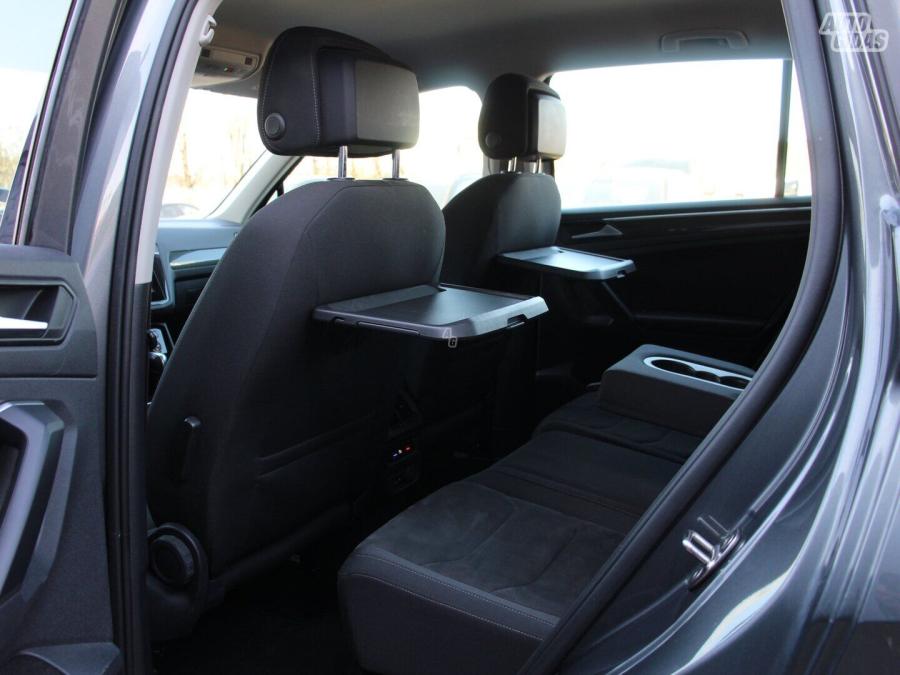 Volkswagen Tiguan 2019 in Vilnius, with an engine capacity of 2.00 L and mileage of 211 thousand km for 19250 €, photo 19 on AUTOMOTO.COM.LV