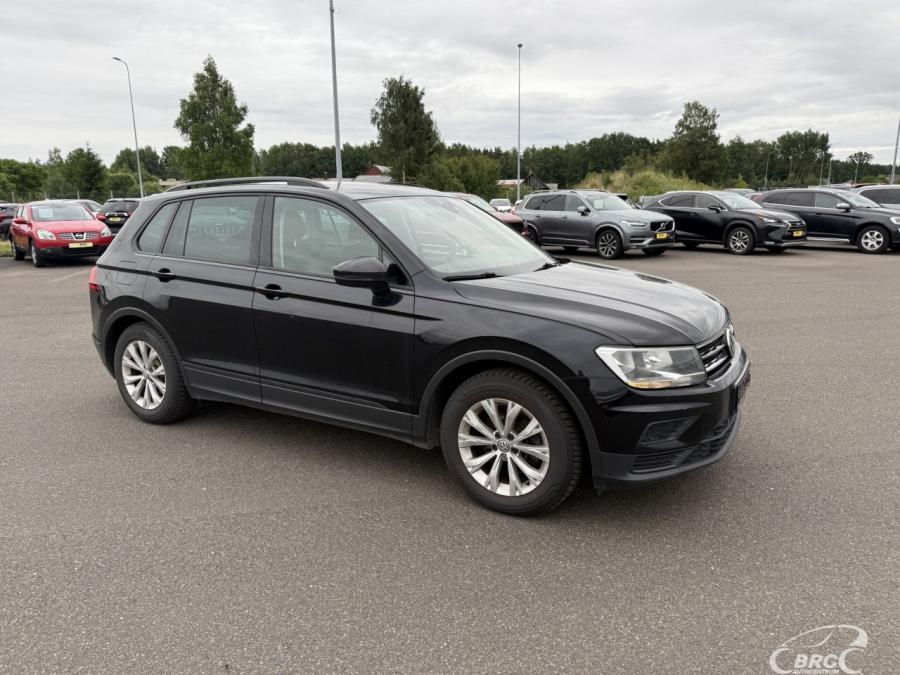 Volkswagen Tiguan 2019 in Vilnius, with an engine capacity of 1.97 L and mileage of 246 thousand km for 11900 €, photo 4 on AUTOMOTO.COM.LV