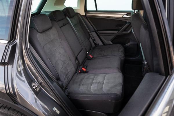 Volkswagen Tiguan 2019 Rīga vietnē Volkswagen Tiguan 2019 Rīga, ar dzinēja tilpumu 2.00 L un nobraukumu 120 tūkst. km par 19500 €, foto 8 vietnē AUTOMOTO.COM.LV