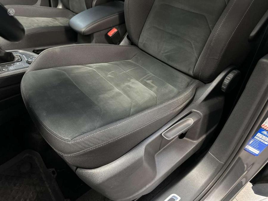 Volkswagen Tiguan 2019 in Vilnius, with an engine capacity of 2.00 L and mileage of 177 thousand km for 19900 €, photo 15 on AUTOMOTO.COM.LV
