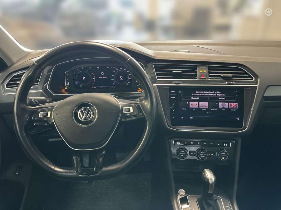 Volkswagen Tiguan 2019 in Vilnius, with an engine capacity of 2.00 L and mileage of 177 thousand km for 19900 €, photo 16 on AUTOMOTO.COM.LV