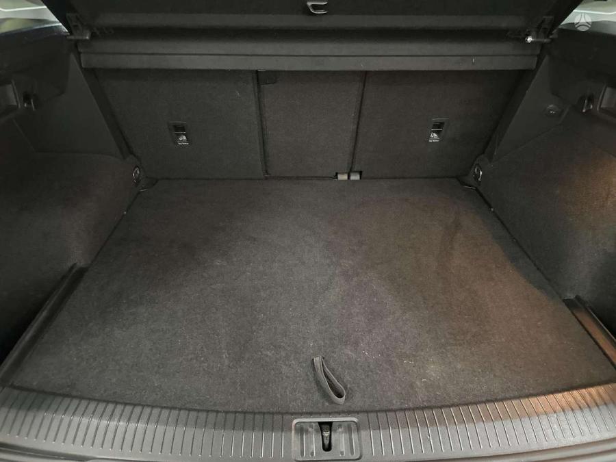 Volkswagen Tiguan 2019 in Vilnius, with an engine capacity of 2.00 L and mileage of 177 thousand km for 19900 €, photo 20 on AUTOMOTO.COM.LV